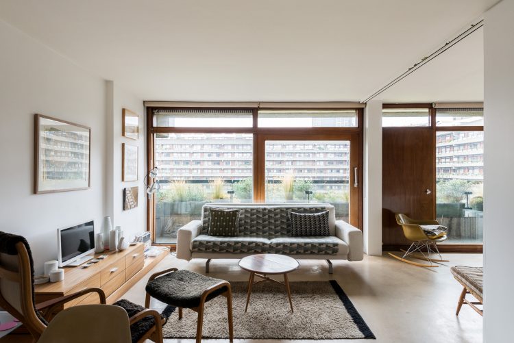 For Sale: Defoe House, Barbican, London EC2 | The Modern House