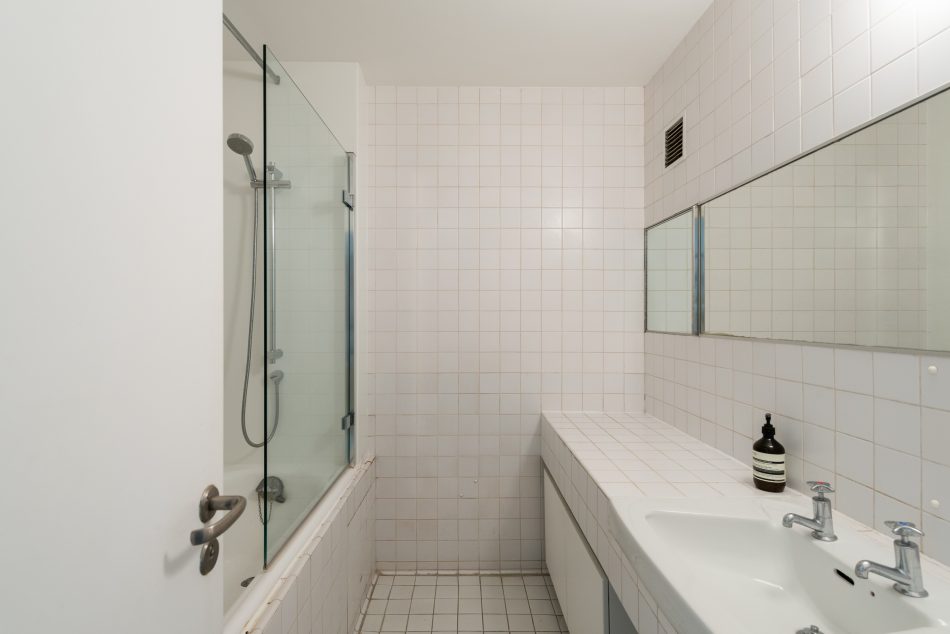 For Sale: Defoe House, Barbican, London EC2 | The Modern House