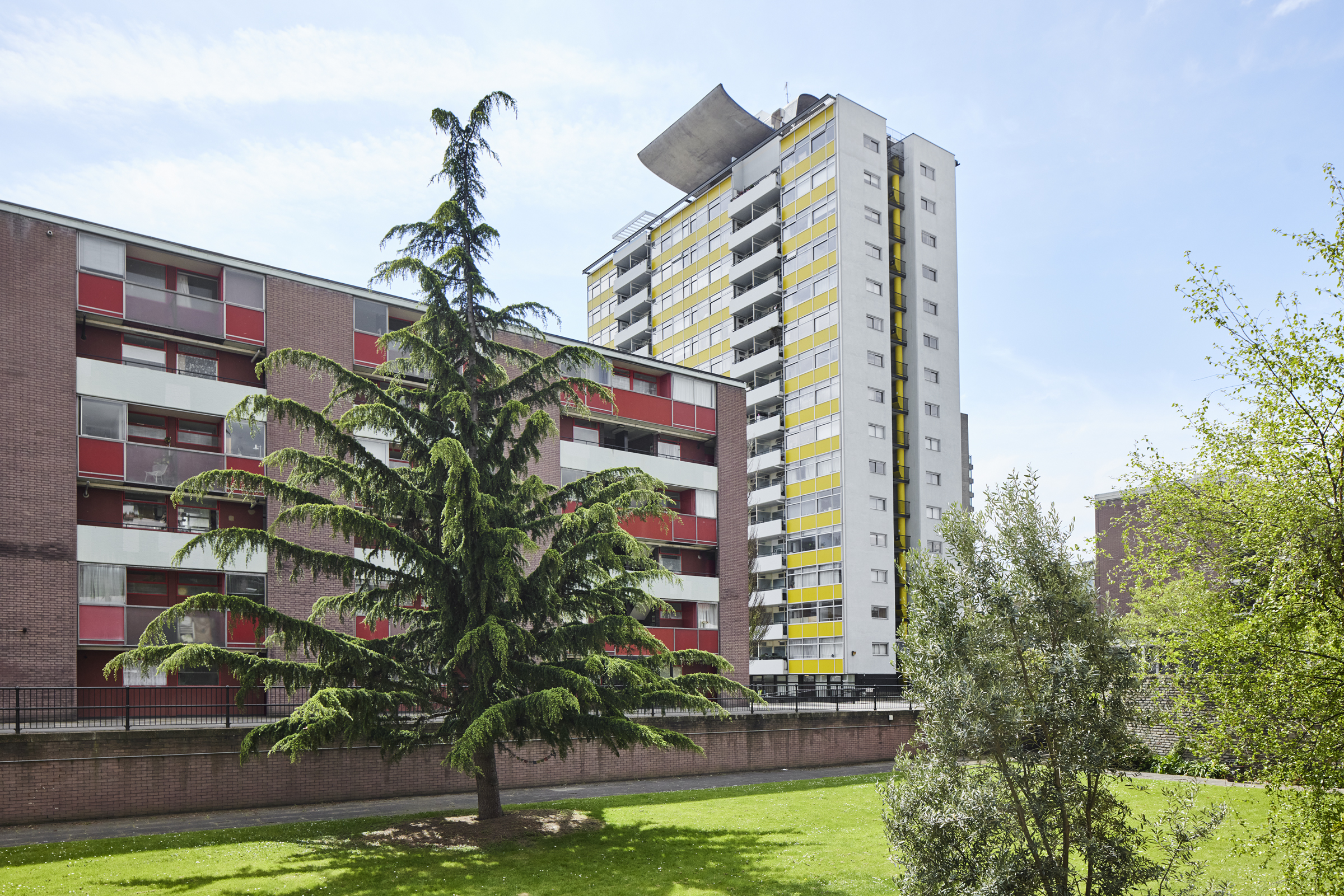 For Sale: Bayer House II, Golden Lane Estate, London EC1 | The Modern House