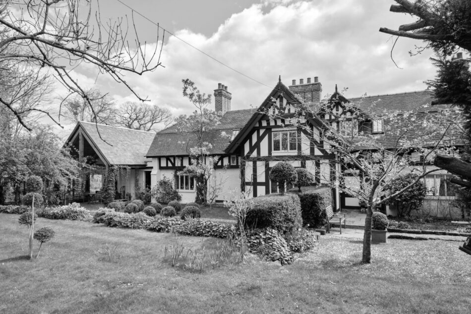 For Sale: Norcliffe Hall Drive, Styal, Cheshire | The Modern House