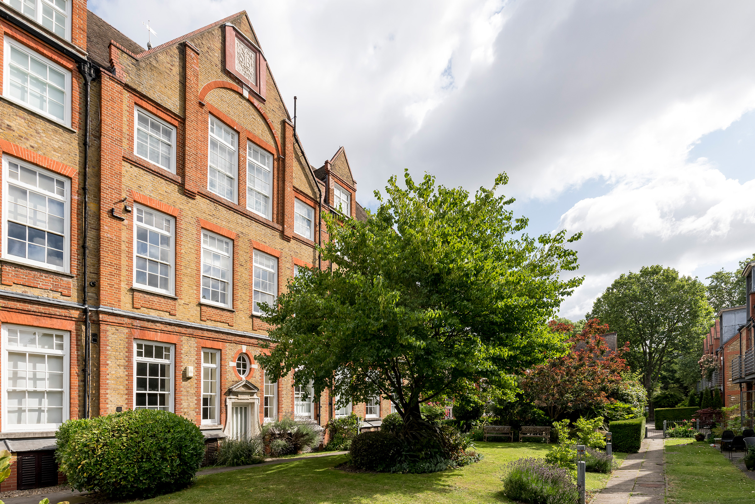 Sold: Southside Quarter II, Burns Road, London SW11